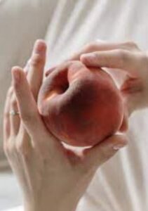 Right Hand Itching Female Means and Superstitions 2025